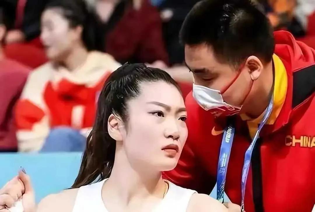 Li Mengda danced the tango, Zhang Long took photos, the couple showed ...