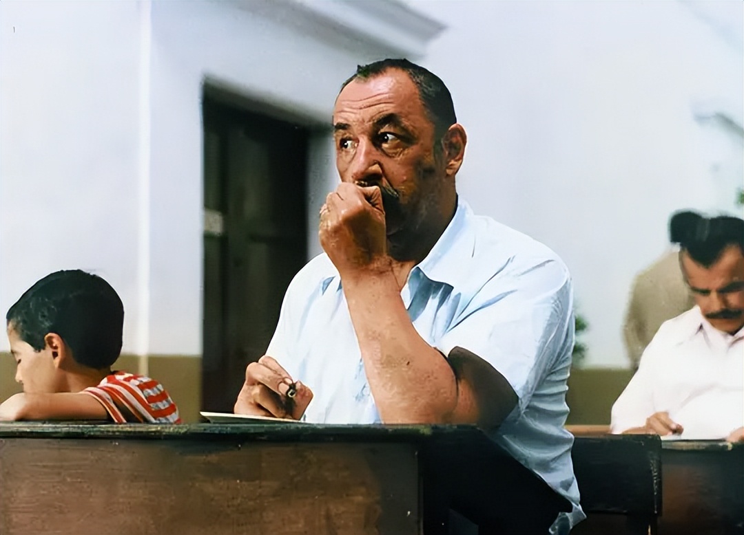 "Paradise Cinema": Everyone is obsessed with one thing, only a lunatic ...