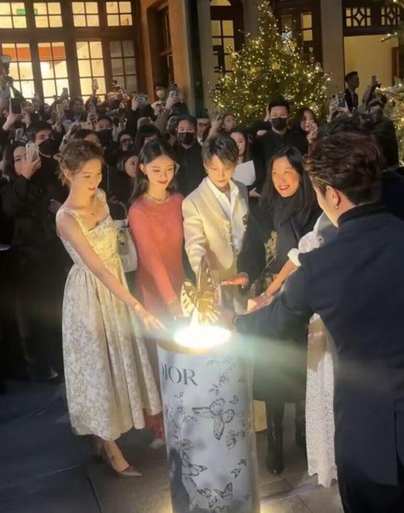 Lin Yun and Feng Shaofeng had an embarrassing moment on the scene, and ...