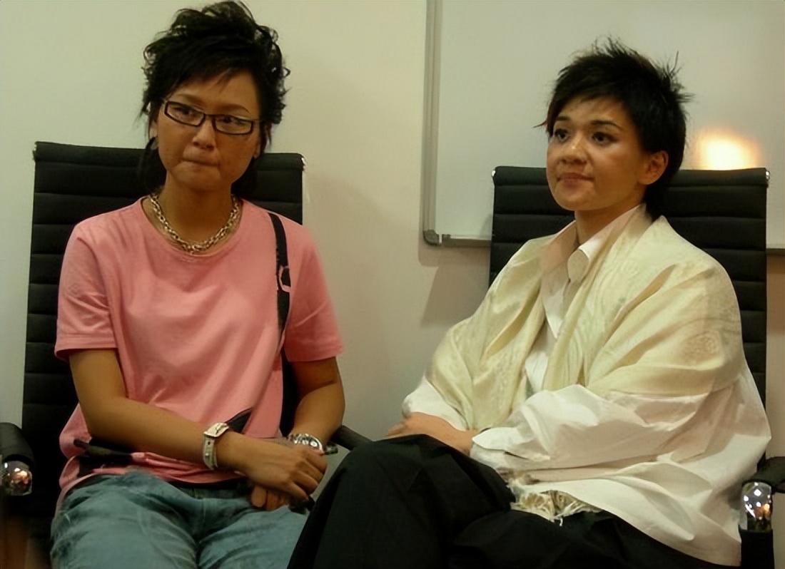 Asian bel canto queen Ke Yimin and her friend Hei Nan, Zhou Bichang, Lin Yilun, Coco Lee and Yu ...