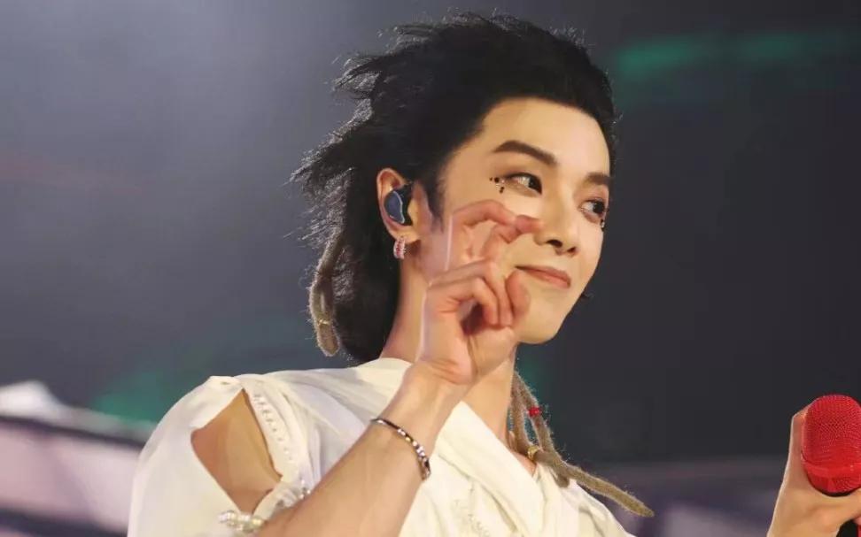 Oh my god, Hua Chenyu was confused at the Mayday concert! A sudden embarrassment at the scene ...