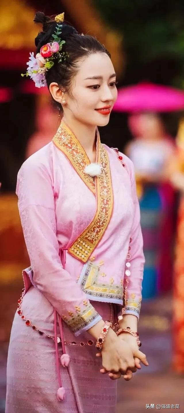 Gina Alice stunning photo shoot - iNEWS