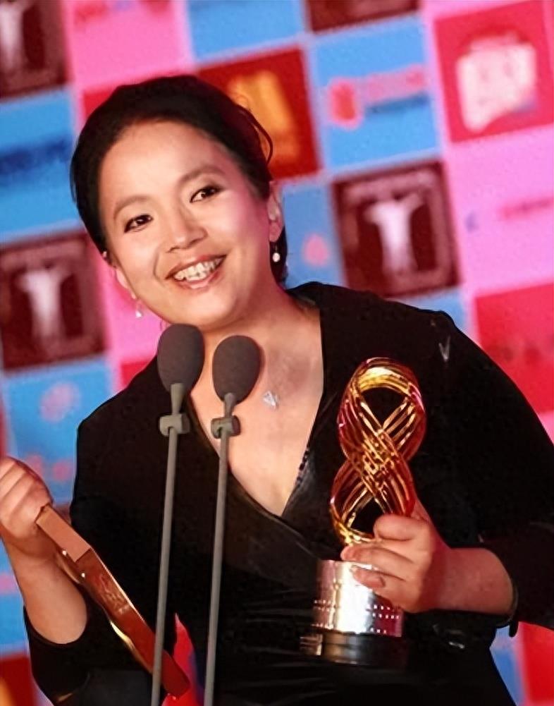 Lu Liping: After divorcing Zhang Fengyi, she married Sun Haiying for the second time and became ...