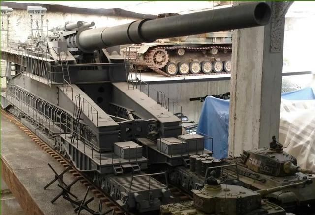 The 1,350-ton Gustav cannon: destroying a fortress with 6 shells ...