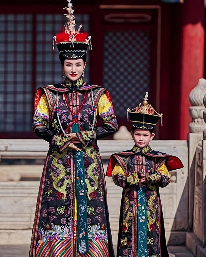 Actor Yang Shuo's wife takes her daughter for a photo shoot! 6-year-old ...