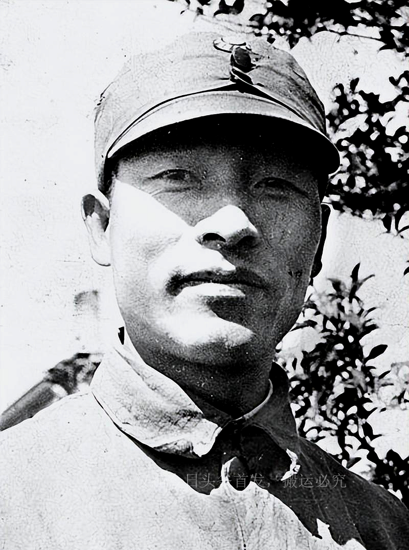 He is the only son of Peng Xuefeng. He once served as the political ...