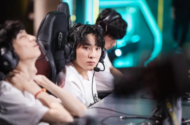 XYG3-2戰勝WB，五局比賽4局逆風，全靠個人操作，秀豆真的C - 資訊咖