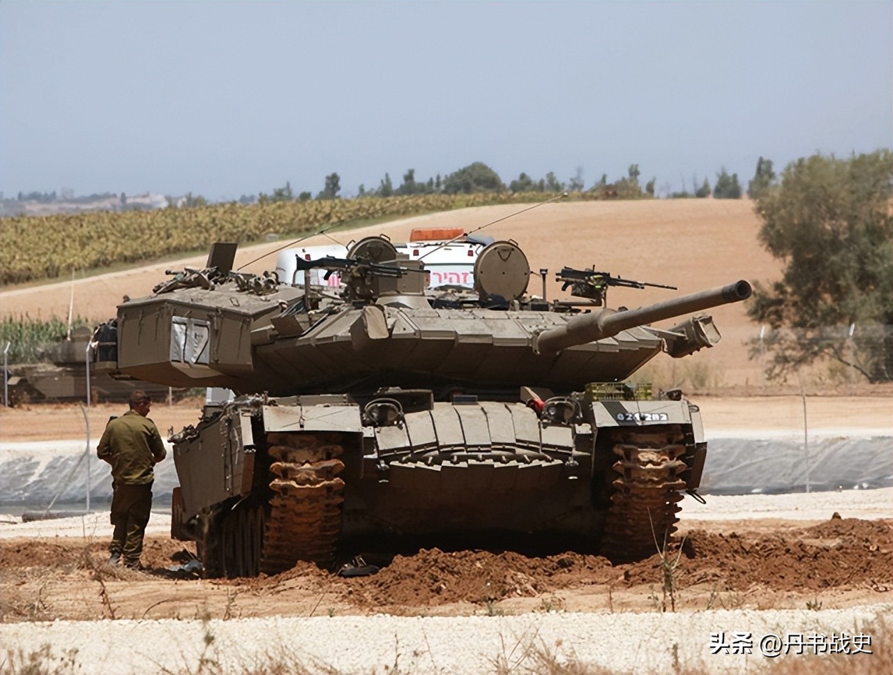 Missile launcher disguised as a tank, hidden for 30 years before ...