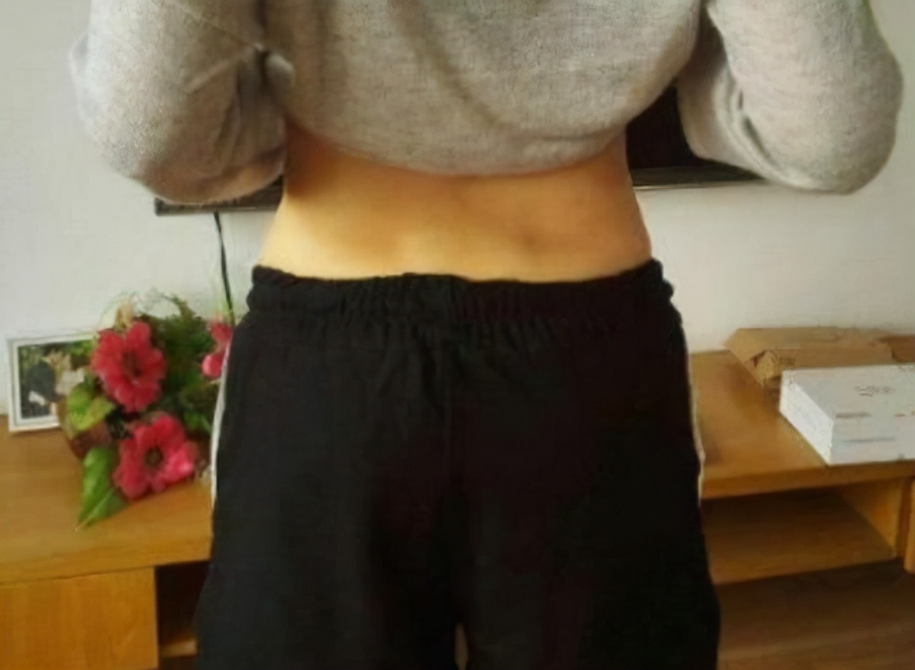 What are the two dimples on the back of a woman's waist?not everyone ...