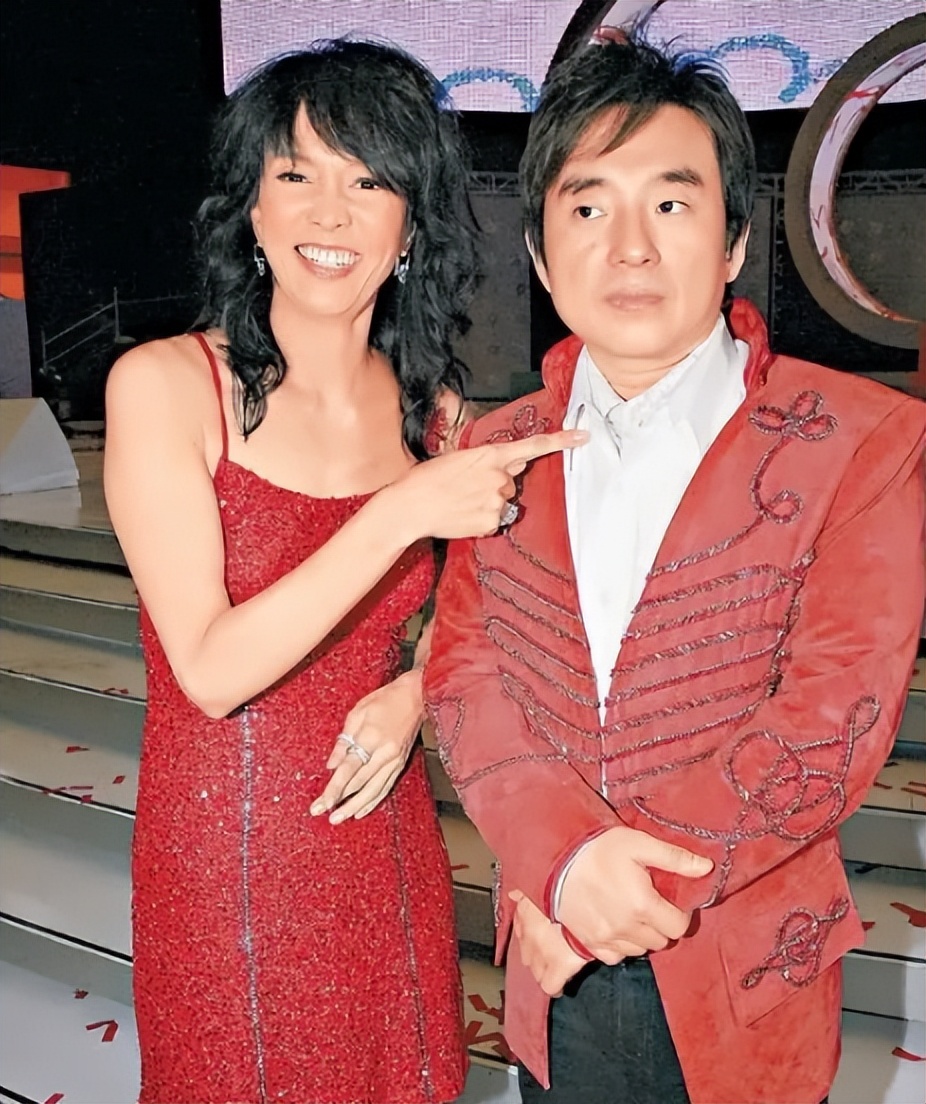 Soft rice king male singer: Get rid of Zheng Yuling, and catch up with ...