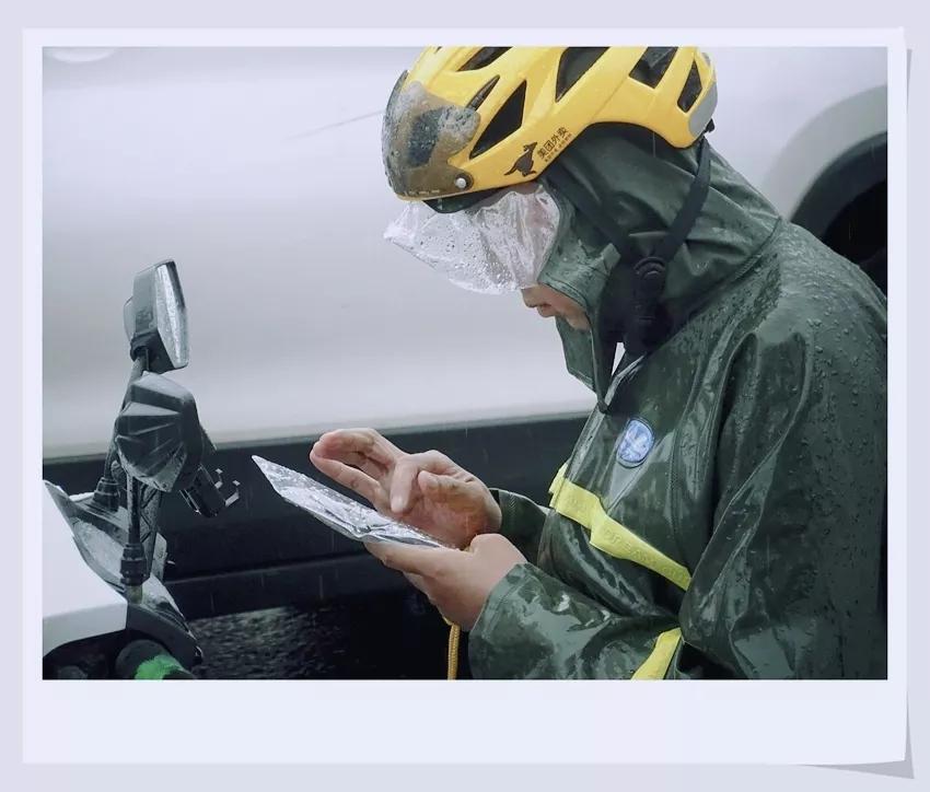 When shooting portraits in rainy scenery, you should feel your feelings ...