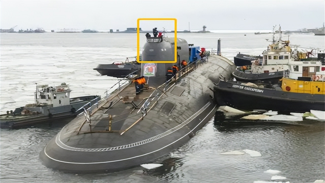 Why do submarines have glass windows? There are safety risks but great ...