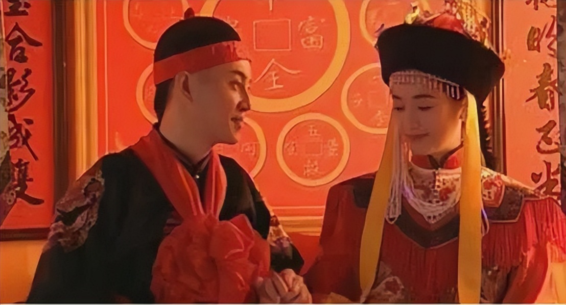 When the Qing Dynasty corrupt official Heshen was raided, his family ...