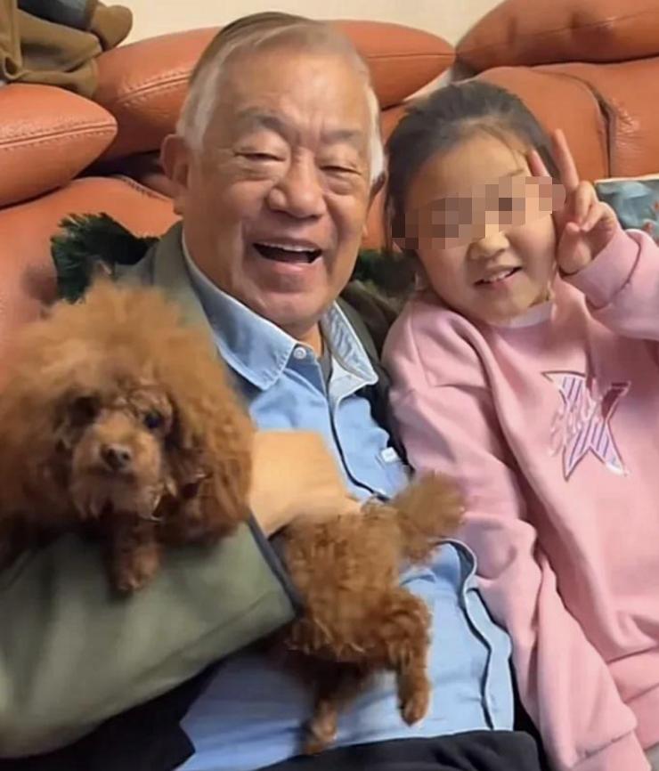 79-year-old old drama bone Gao Minghan showed up!Give the Golden ...