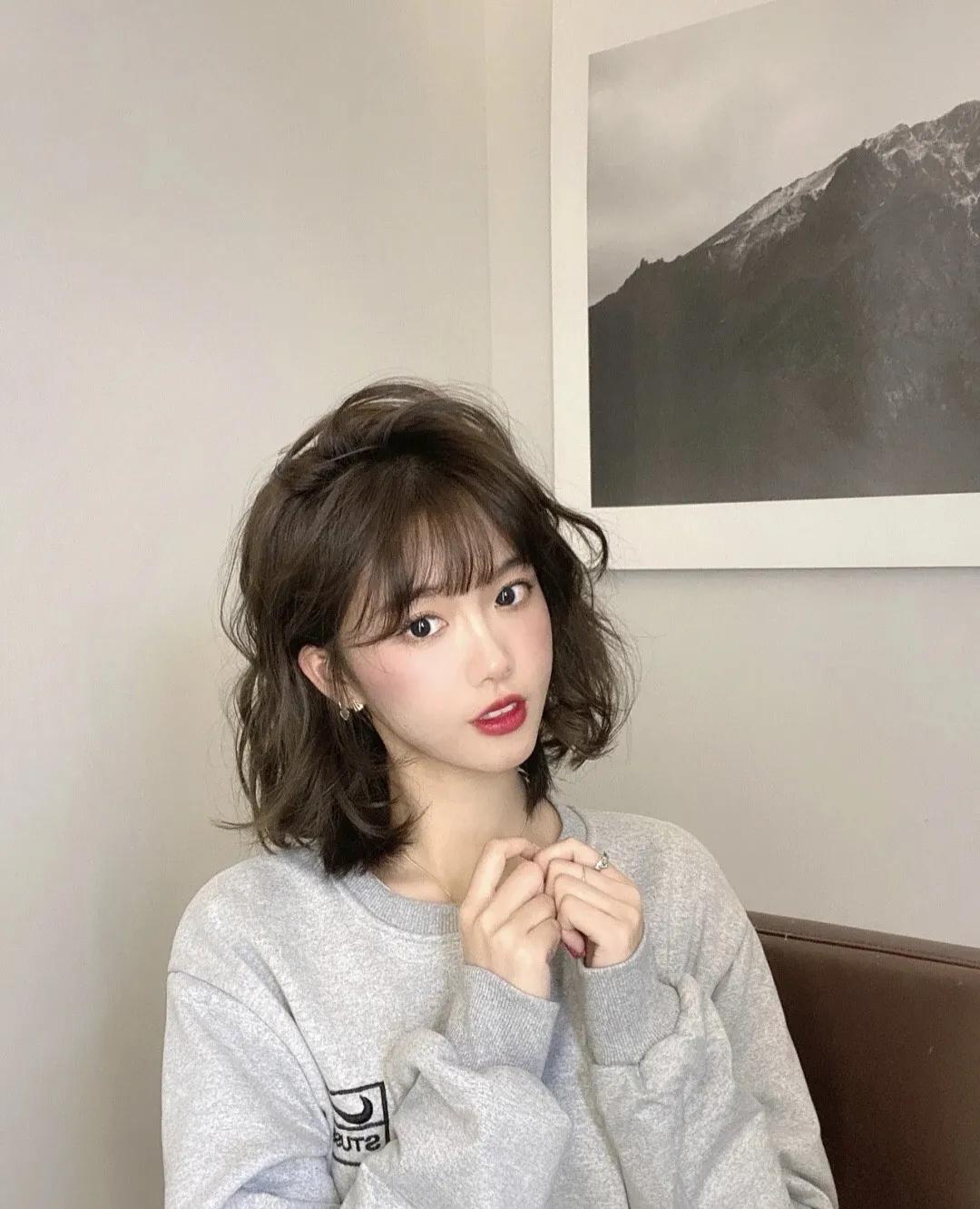 "Perm hair" looks good and charming in spring - iNEWS