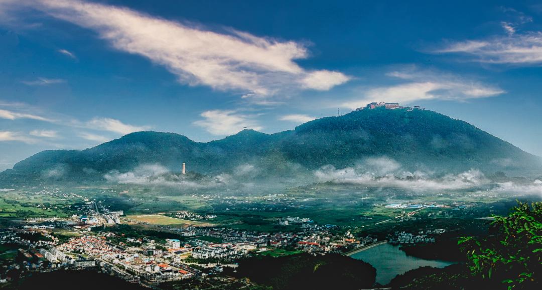 Come to Maoshan to enjoy the beautiful scenery and relax - iNEWS