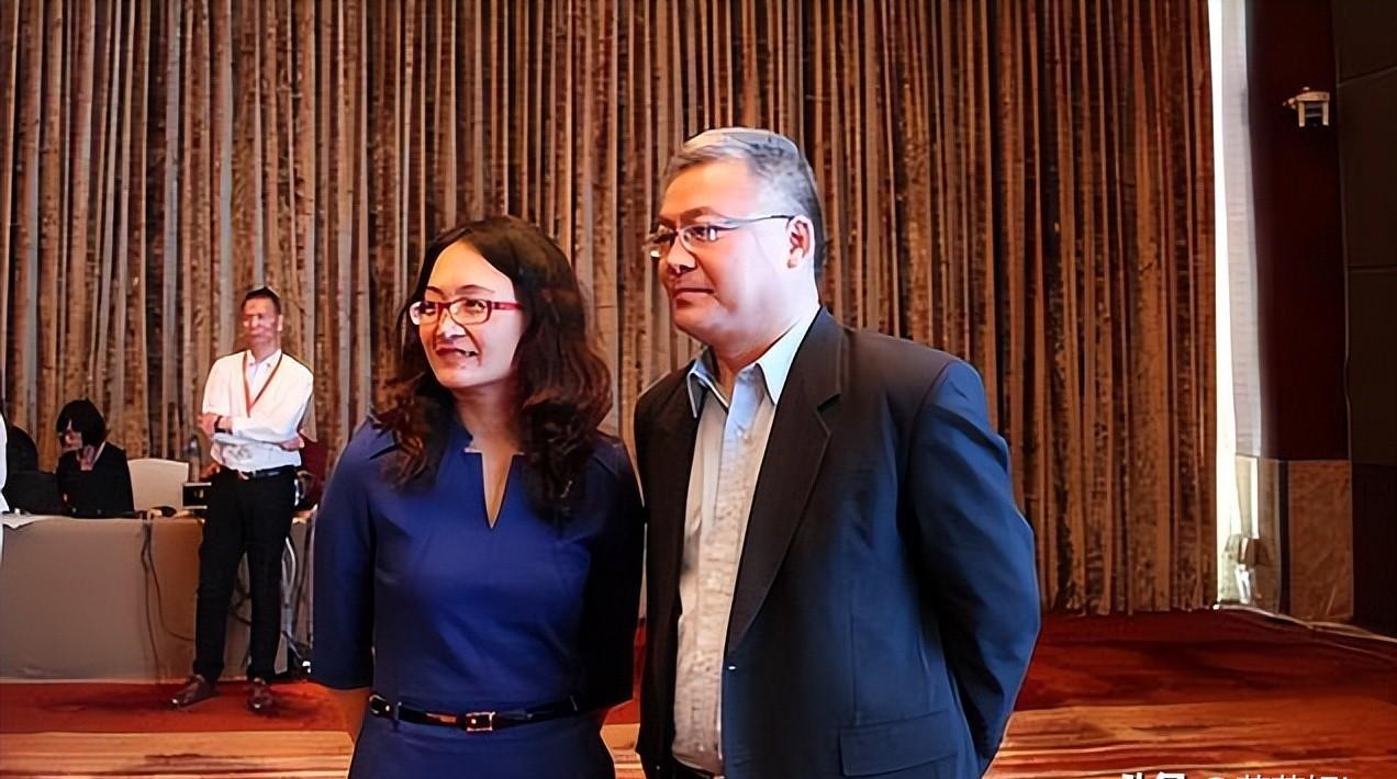 Inside story of CCTV host's marriage and love: Colleagues in front of ...