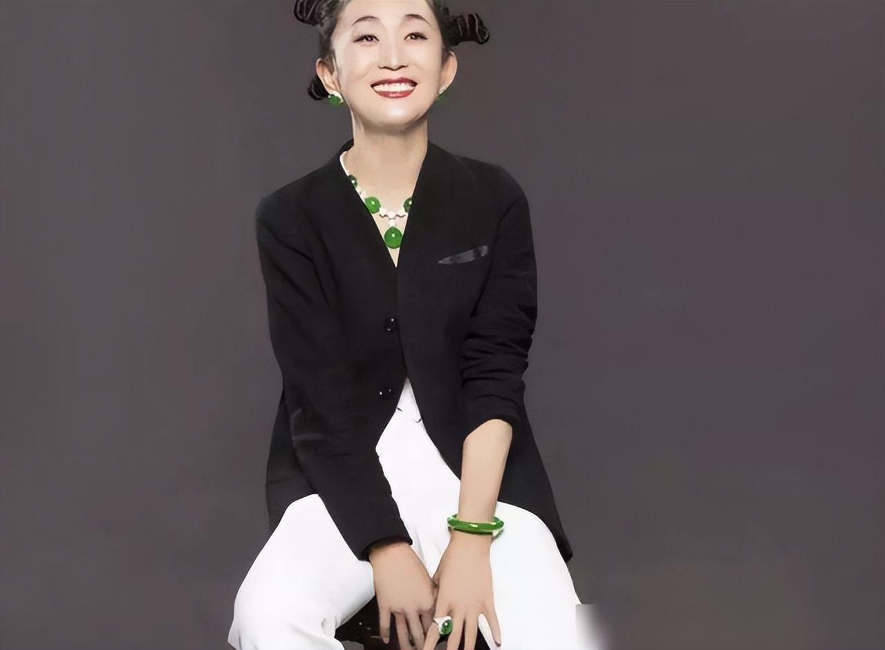 Chen Jin perfectly illustrates how even though she is over fifty, she ...