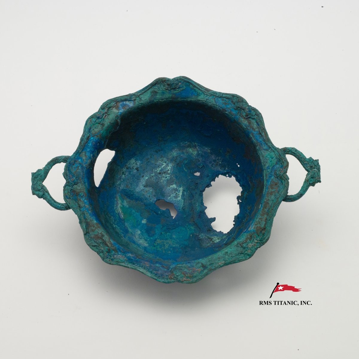 Salvage or "grave robbery"? The wreck of the Titanic's salvage rights ...