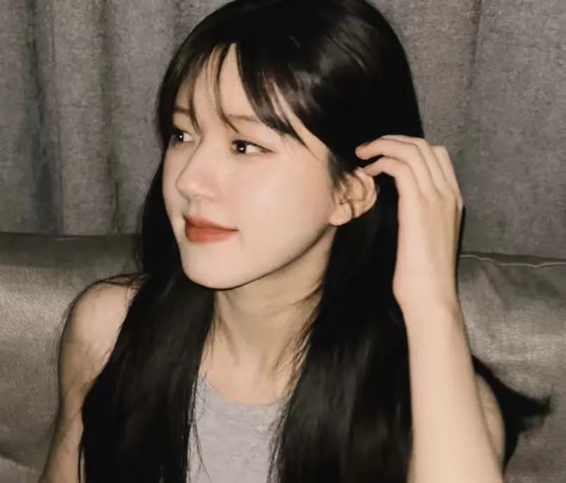 The goddess of pure desire, Yi Mengling, and the star walk on the red ...