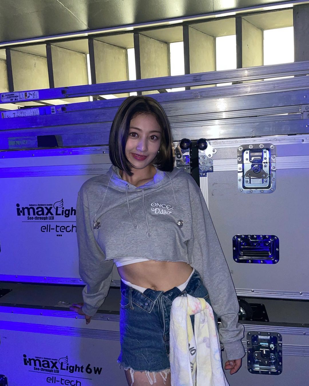 Twice Jihyo, plump and fit body, pure abs, the representative charming ...