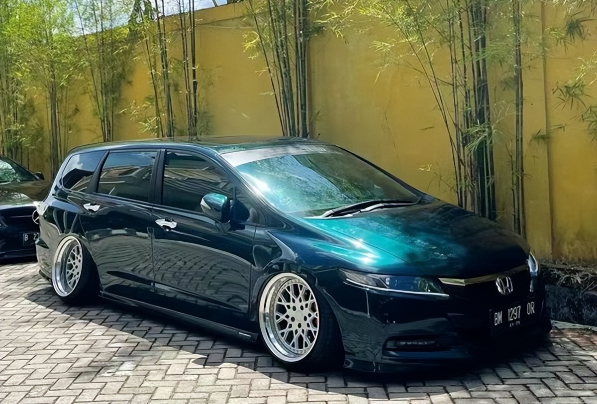 "Advanced style" Honda Odyssey modified AIRBFT pneumatic shock absorber ...