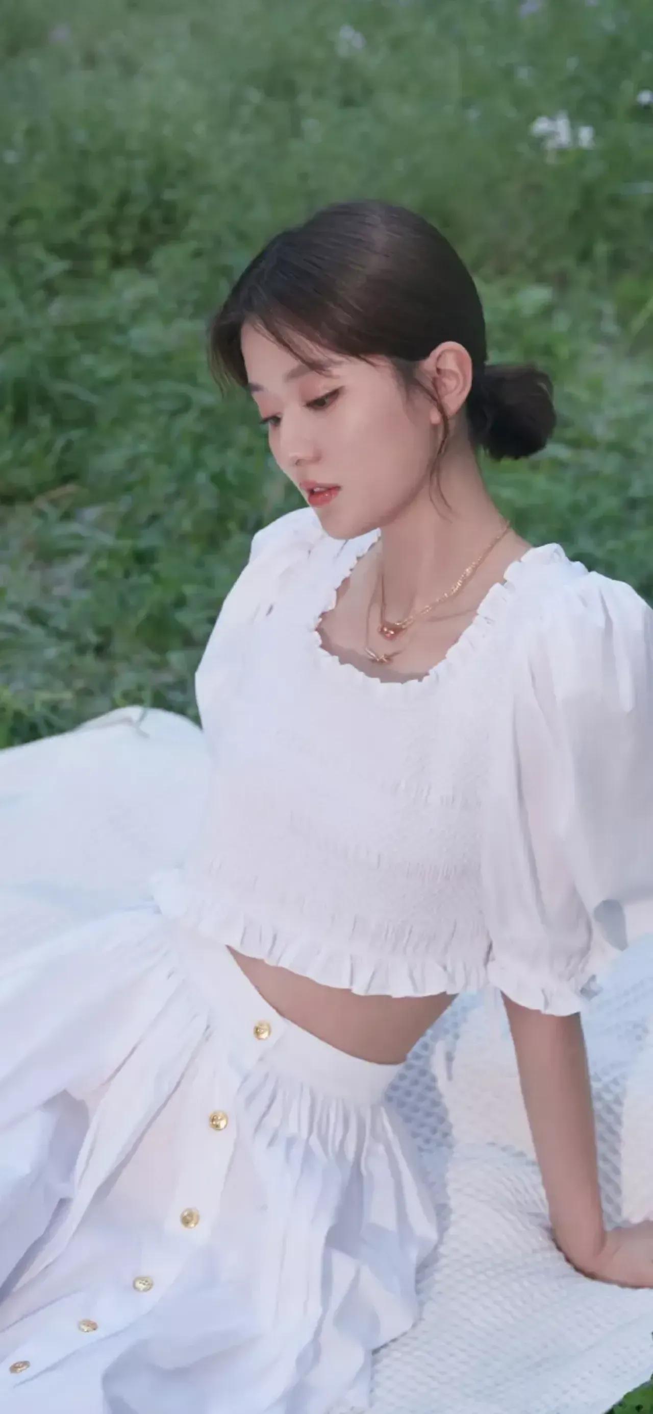 Qiao Xin beautiful girl - iNEWS