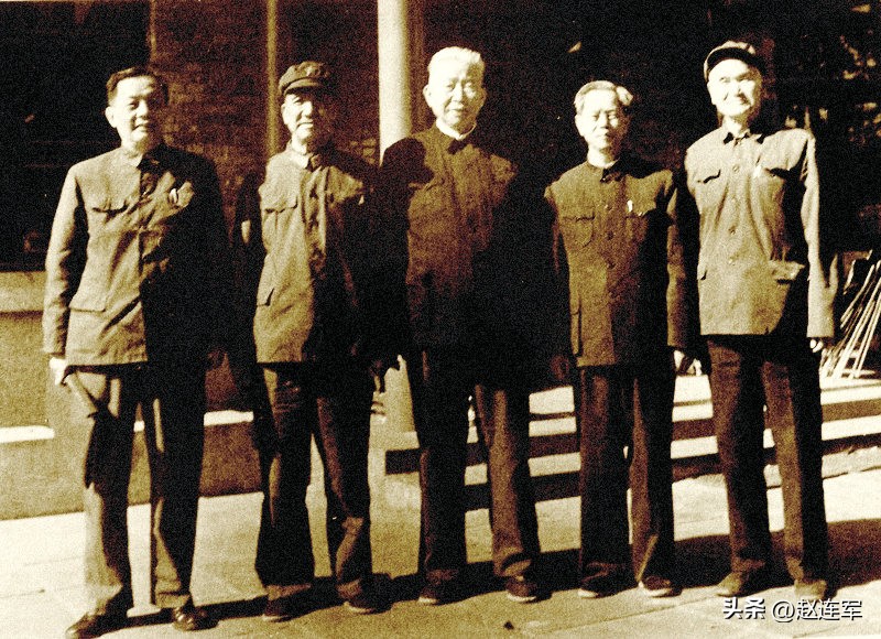 The general who came out of the New Fourth Army (294) - Lieutenant ...