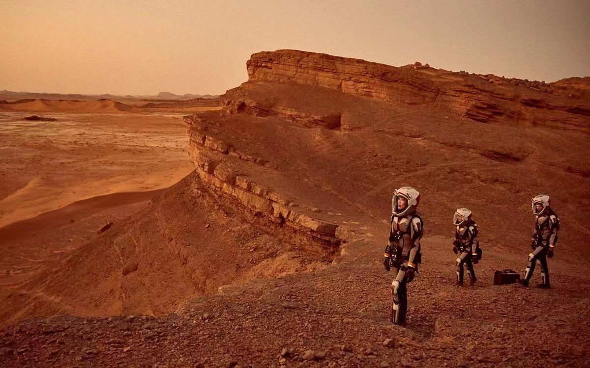 Human immigration to Mars overcomes the problem. It is urgent to solve ...