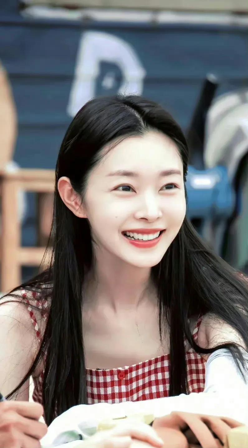 Song Yi Suyan is really resistant to fighting, she looks better than ...