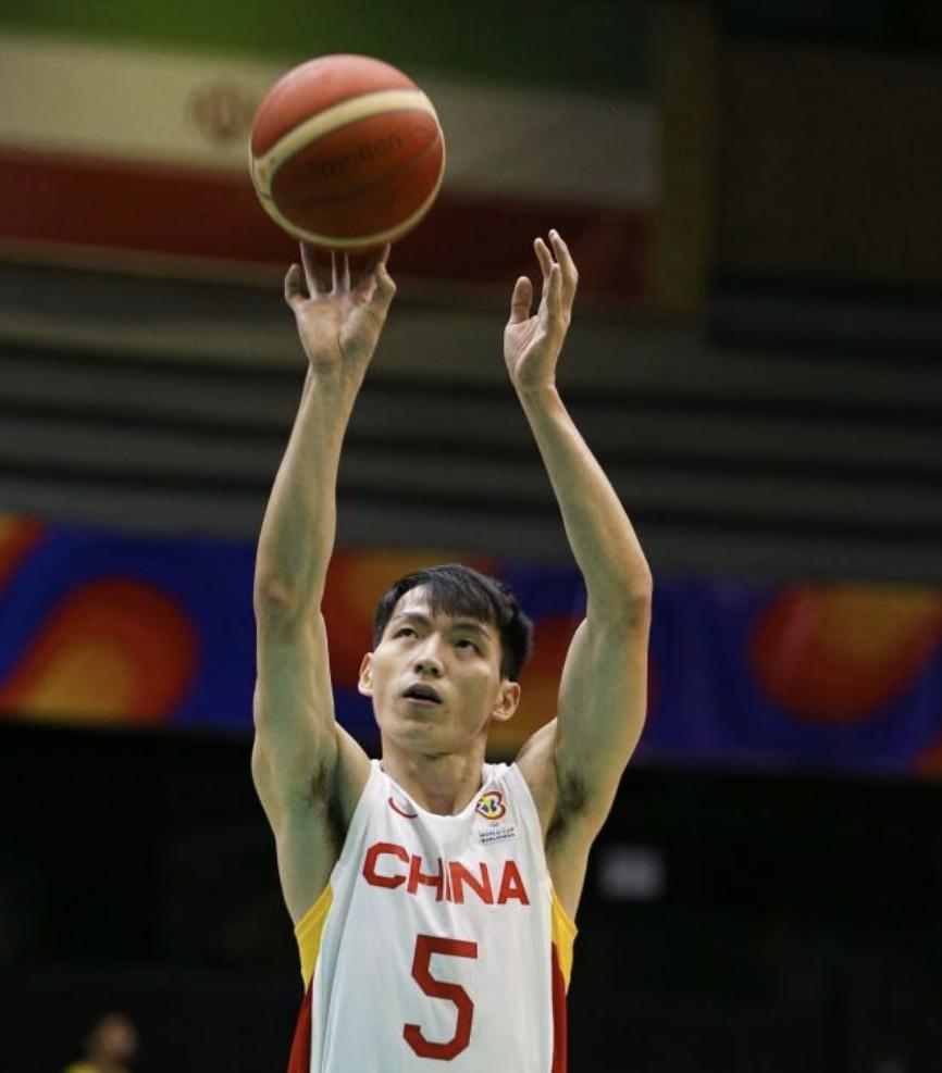 Stop just scolding Hu Mingxuan!With 3 points and 4 fouls, there are ...