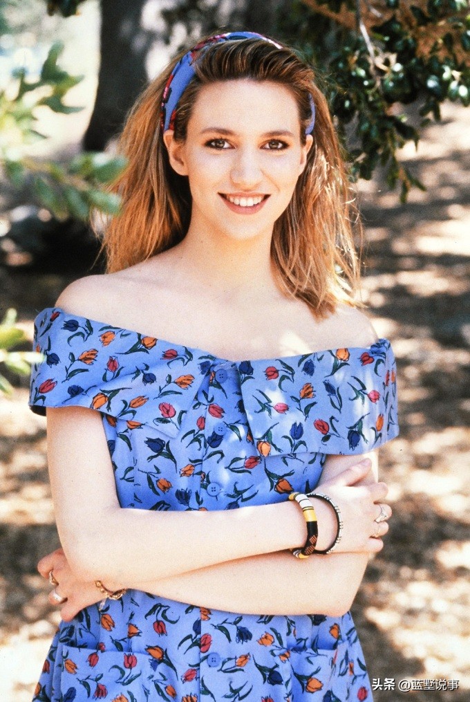 Eighties sensation Debbie Gibson is still sexy today in black floral ...