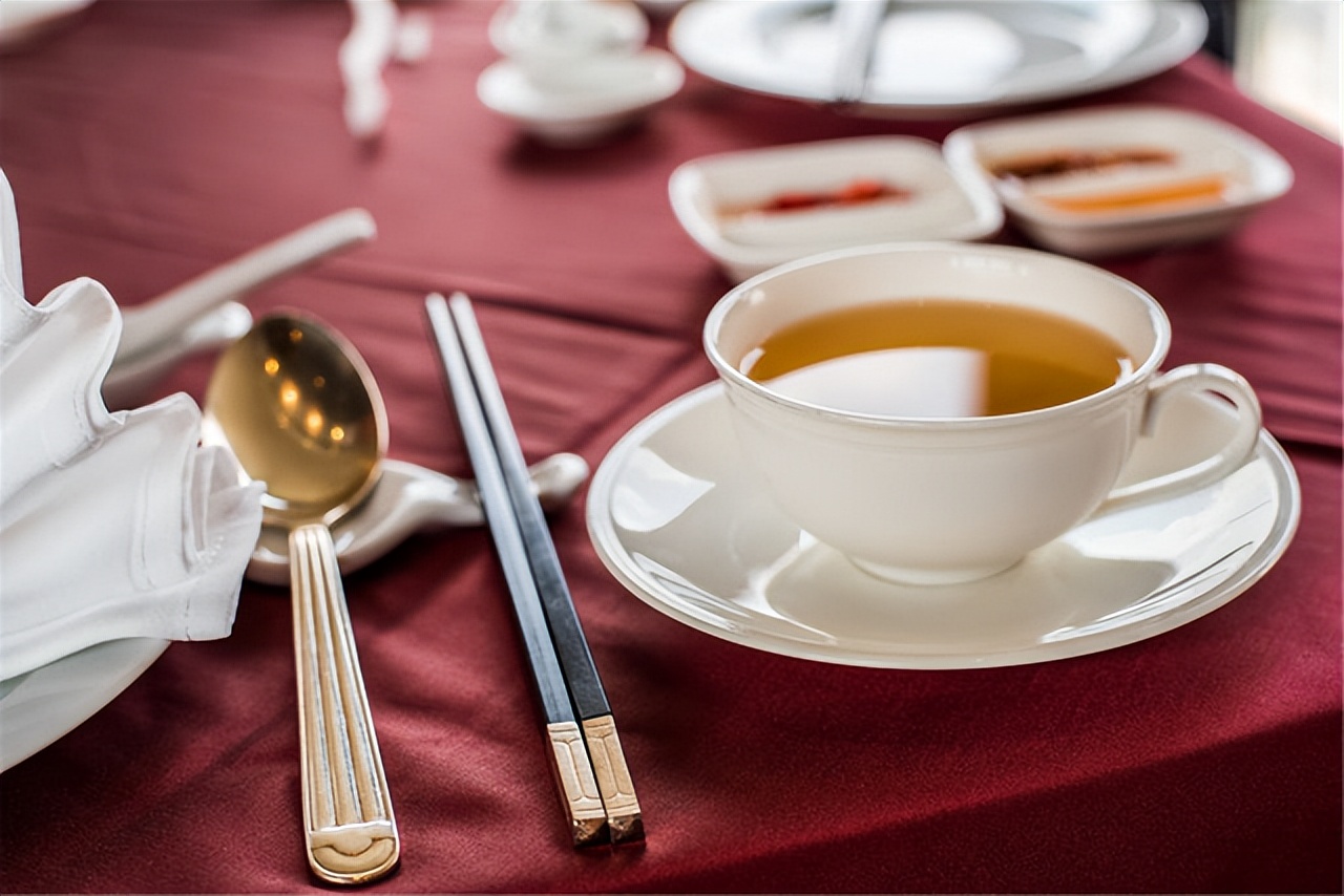 How many of the 5 behaviors that are easy to "grow fat" after a meal do ...