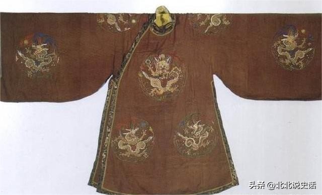 The clothing system in the Ming and Qing Dynasties: the upper garment ...