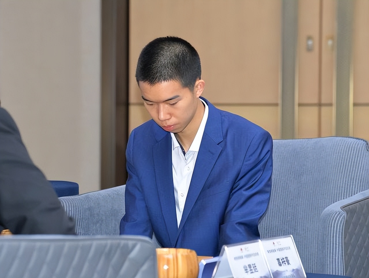 Full suppression!Gu Zihao beat first person Shen Zhenzhen - iNEWS