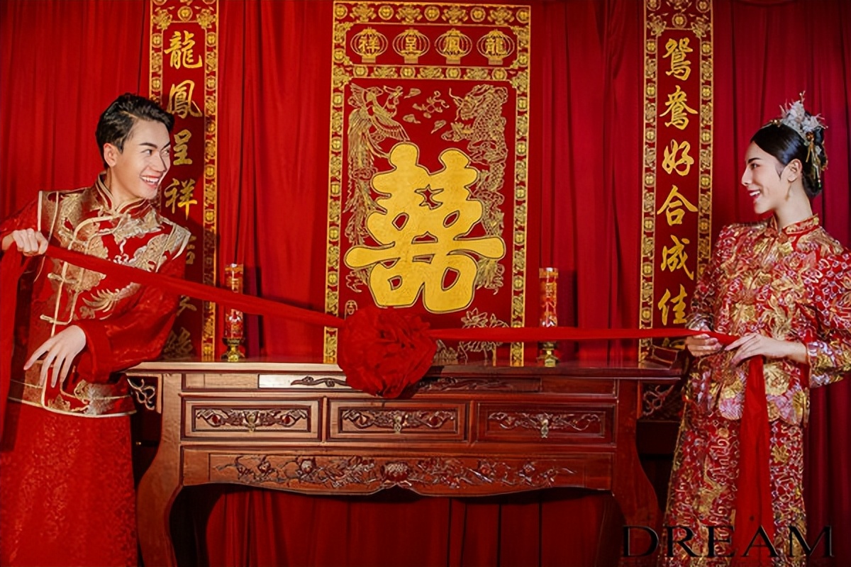 Why is the wedding night of ancient couples called "entering the bridal ...