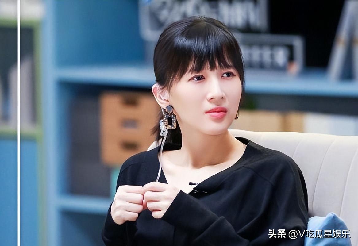 Who are the stars of "Internet celebrity background", the first ...