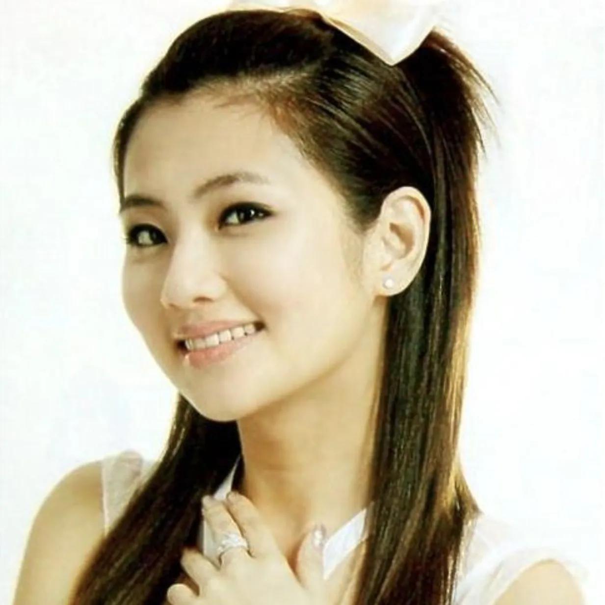 SHE三人組合里，最甜美的Selina，感情之路卻很坎坷 - 資訊咖