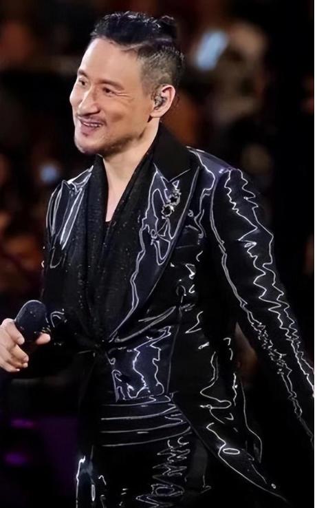 62-year-old Jacky Cheung: from singing god to falling down, the story ...