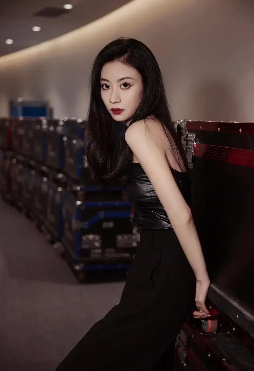 Wu Keyue is so beautiful - iNEWS