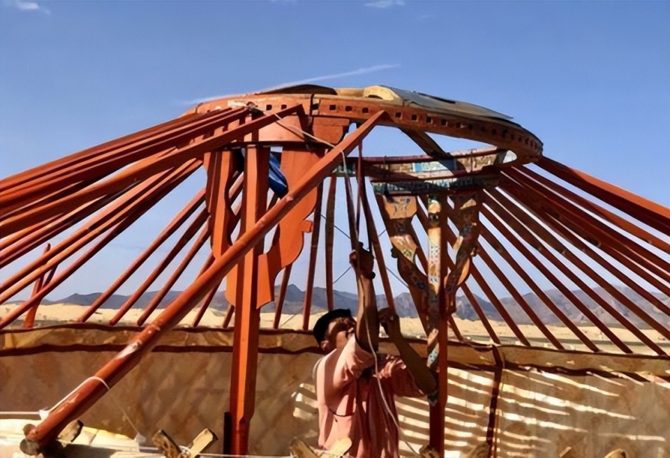 Mongolians eat and live in yurts, how to solve the problem of taking a ...