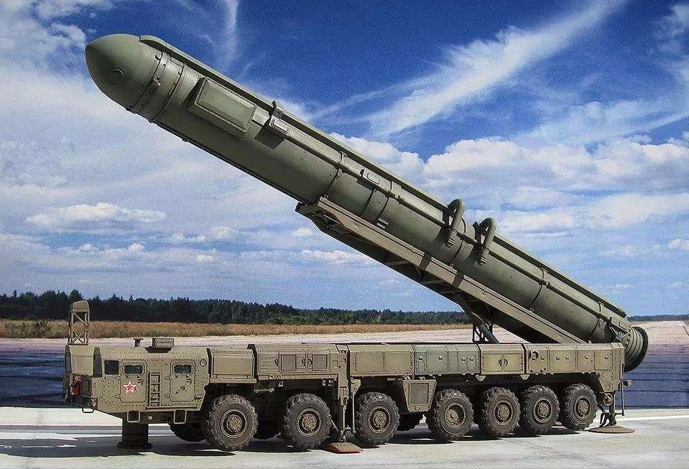 Russia's Topol-M intercontinental missile has a range of 12,000 ...