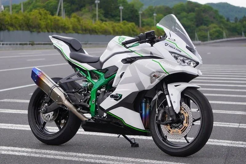 Up nearly 60 hp!Kawasaki Ninja ZX-25R ran a top speed of 252km/h - iNEWS