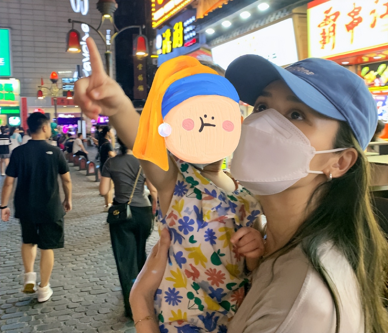 Lin Feng celebrates his daughter's birthday generously, and invites all ...