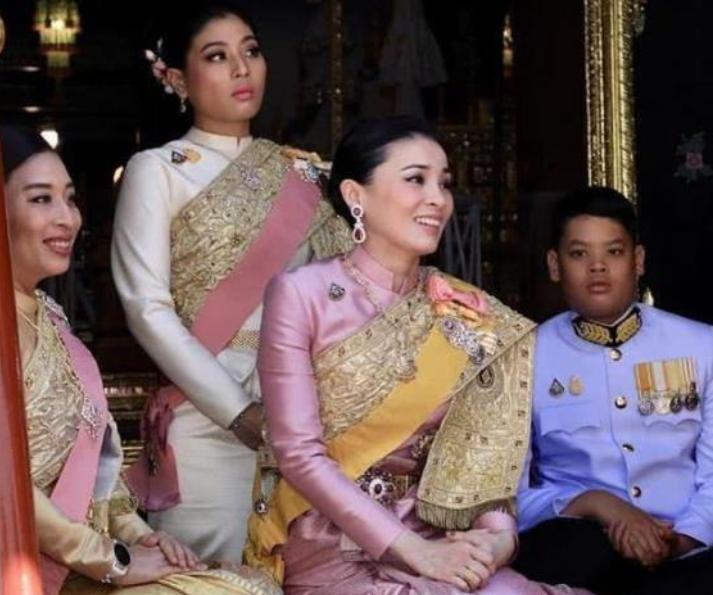 Princess Pa intends to accept Sutida and accompany Si Rui Fan to give ...