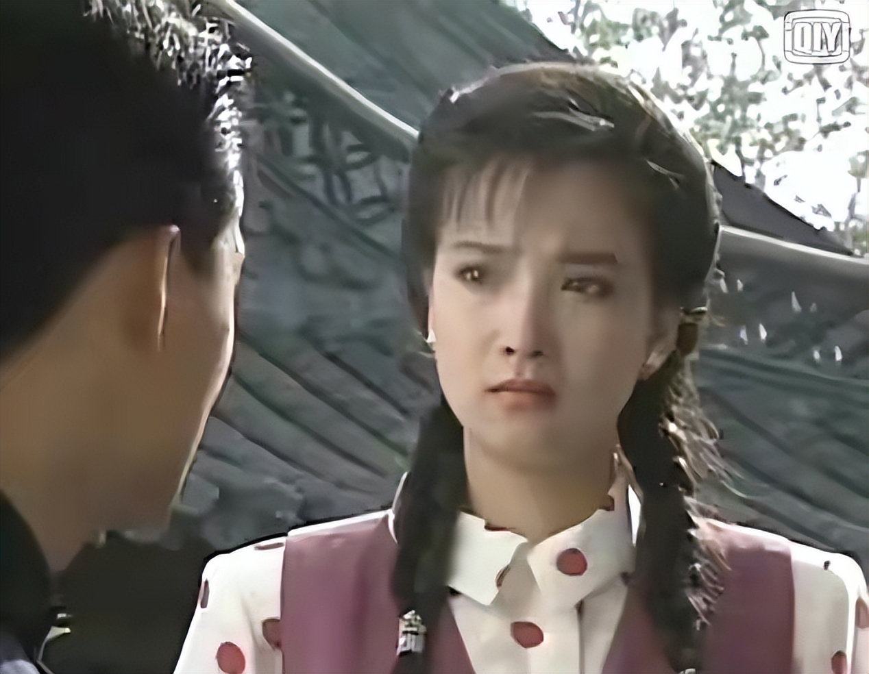 He Qing plays the second female lead in "The Grass by the Green River ...