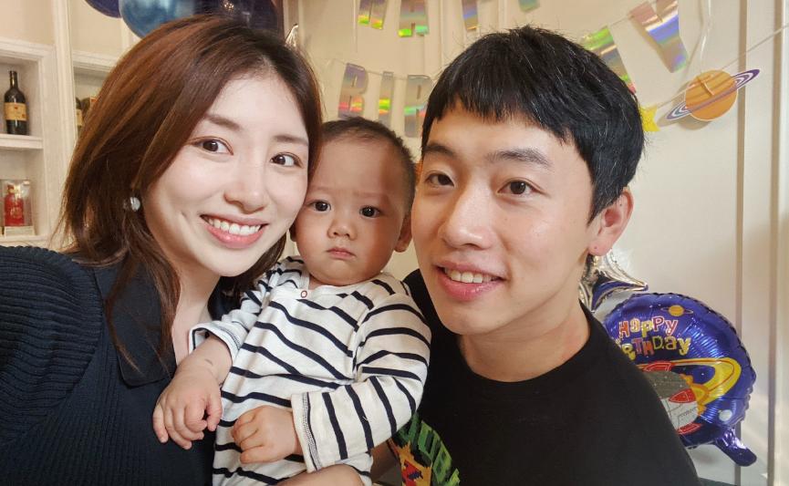 A recent photo of the Olympic champion Zou Kai's family: the ...