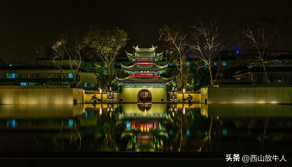 Yu Pingbo's Classic Prose: The Qinhuai River in the Shadow of Oars and Lamps - iNEWS