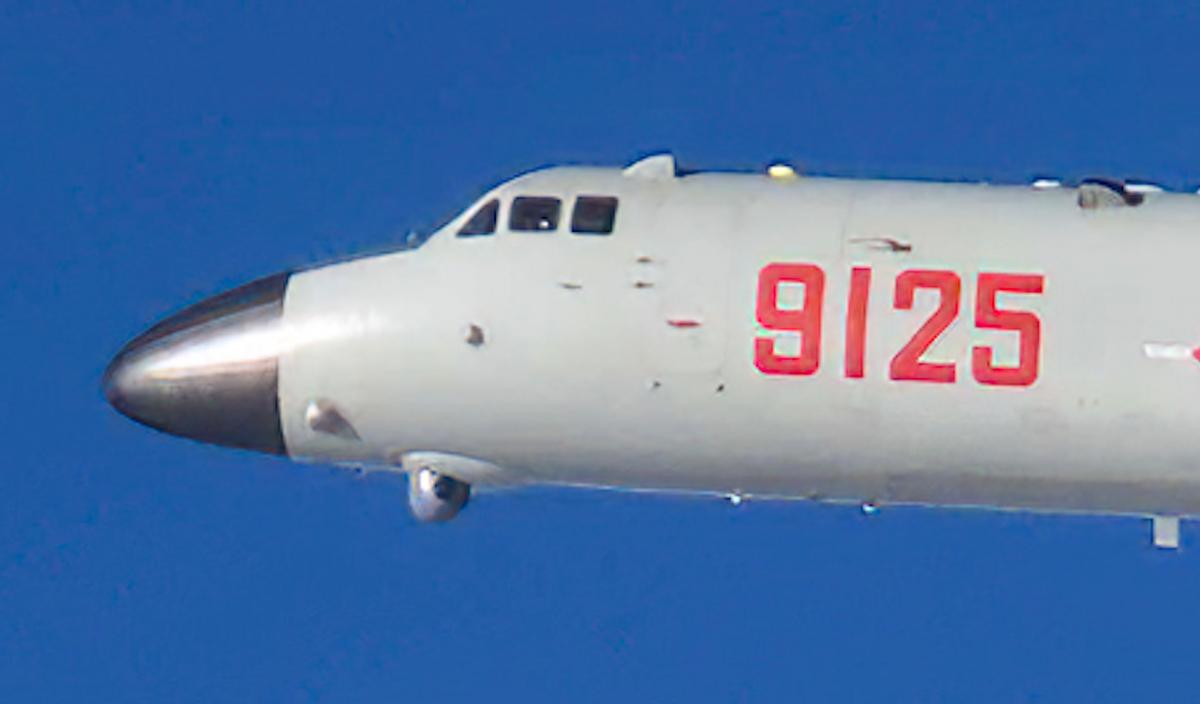 The H6J twin planes went out of the Pacific Ocean, the F15J approached ...