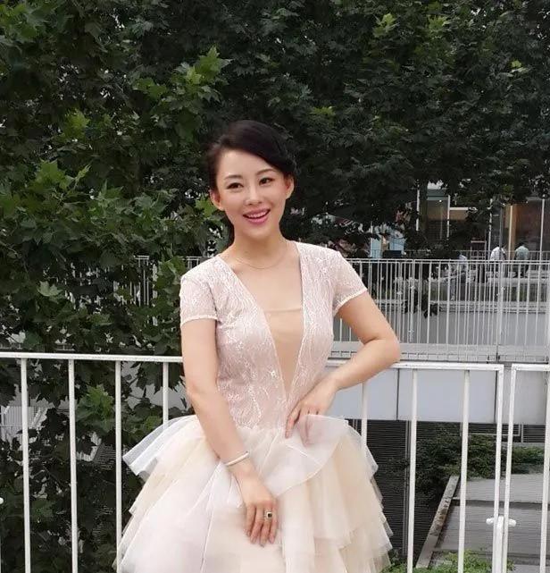 Stunning Pan Xiaoting - iMedia